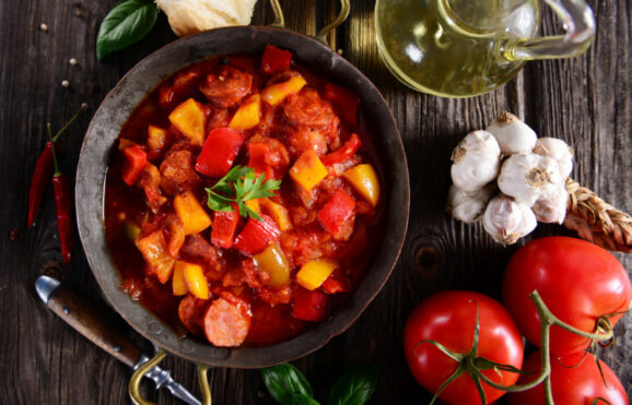 Poznaj 16 tradycyjnych dań kuchni węgierskiej | Triverna