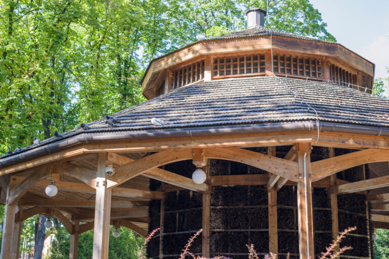 Tężnie solankowe w Polsce: TOP 5 miejsc na inhalacje | Triverna